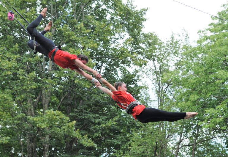 FLYING TRAPEZE PROGRAM