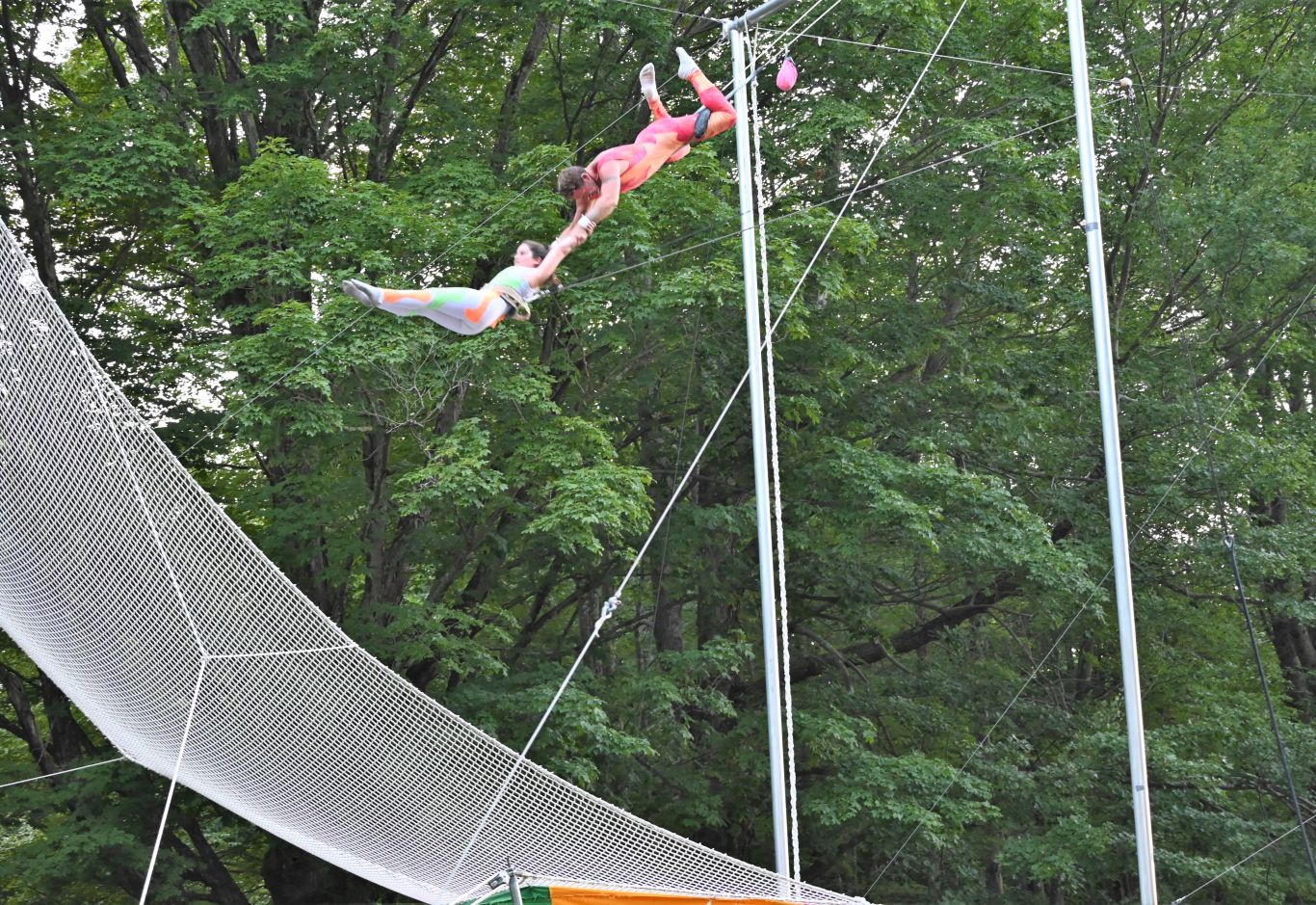 FLYING TRAPEZE PROGRAM