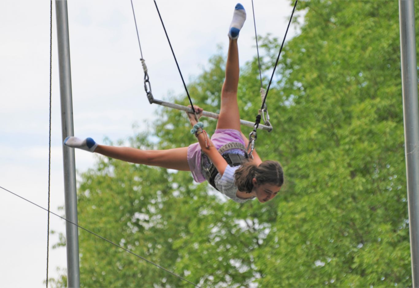 FLYING TRAPEZE PROGRAM